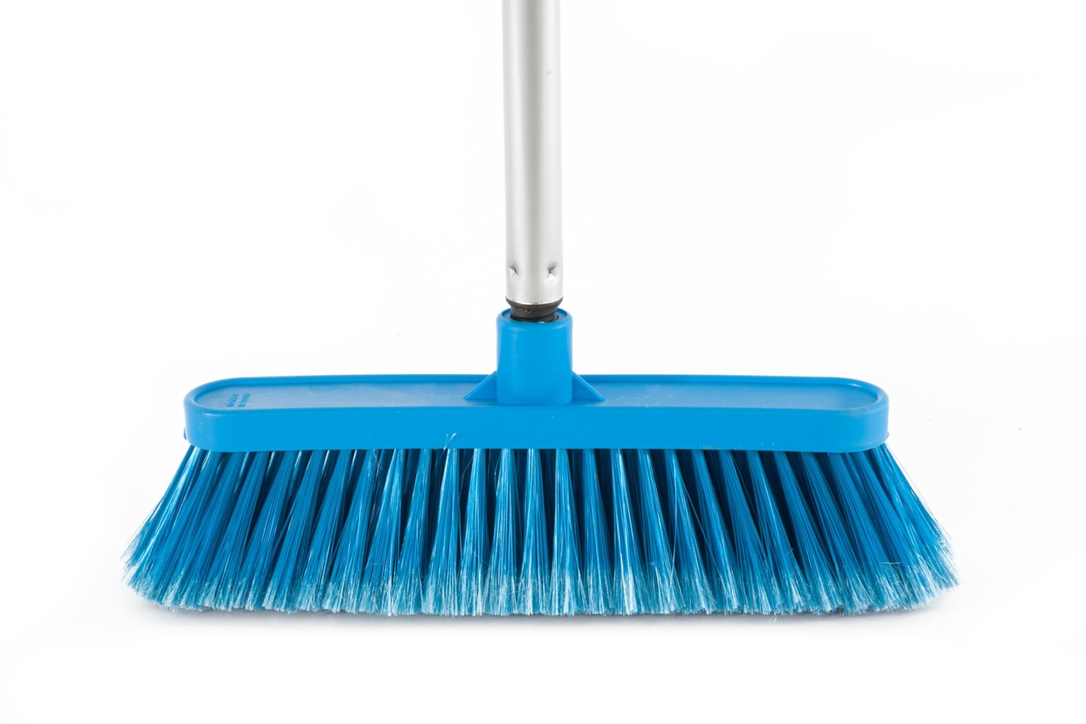 MAGNETIC BROOM - Dragons Den Janitorial